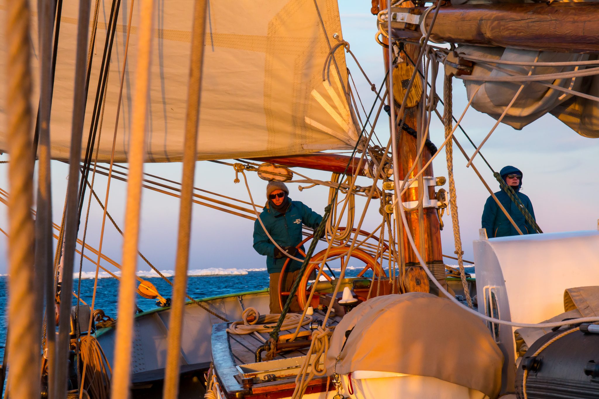 Tecla: Reykjavik (IS) - Isafjordur (IS) | AS09586 - Windseeker